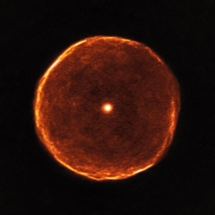 Ageing Star Blows Off Smoky Bubble - Research & Development World