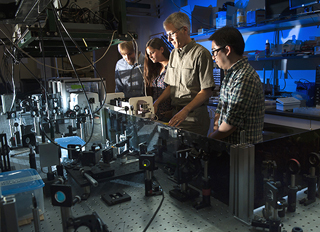 New paper describes how DNA avoids damage from UV light - Research ...