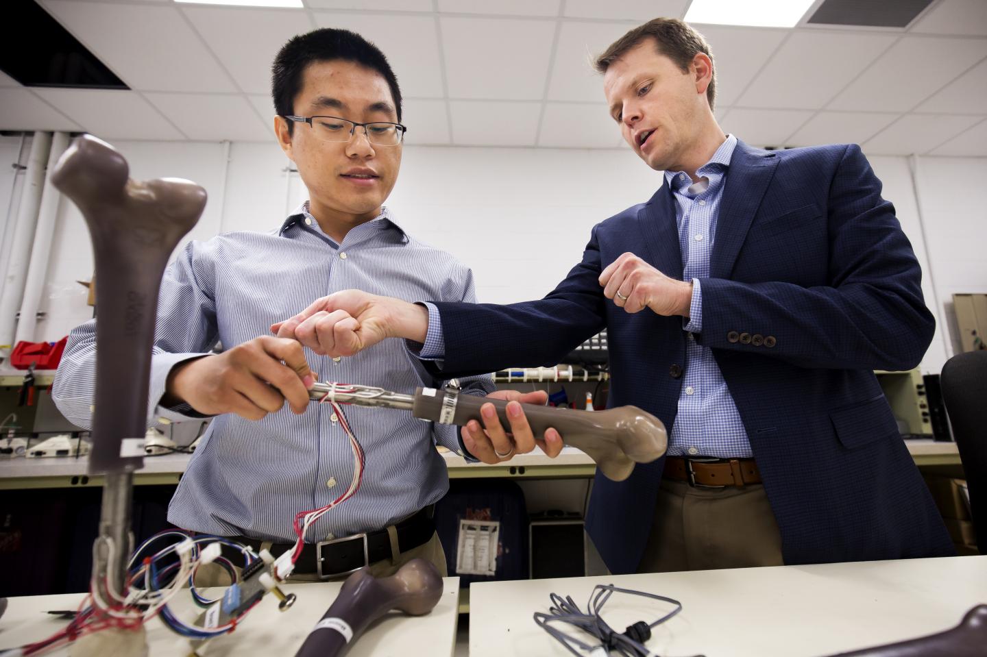 Navy Developing 'Smart' Artificial Limbs - Research & Development World