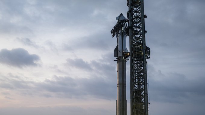 Starship Flight 9: Super Heavy reused, but ship fails re-entry ...